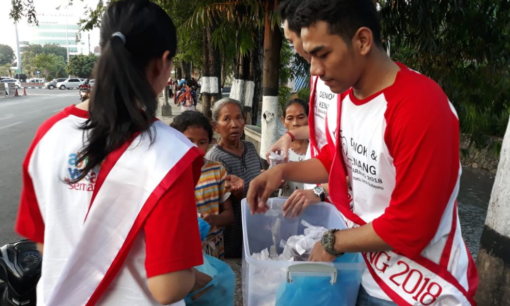 Denok Kenang Semarang Bagikan Ratusan Takjil di Sejumlah Lokasi ...